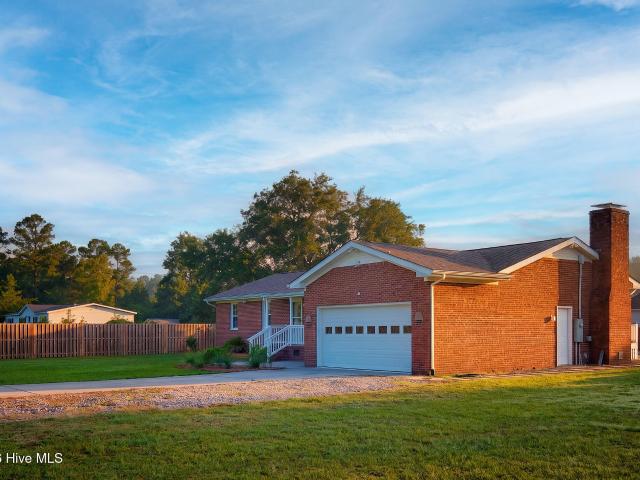 685 Edens Lane
