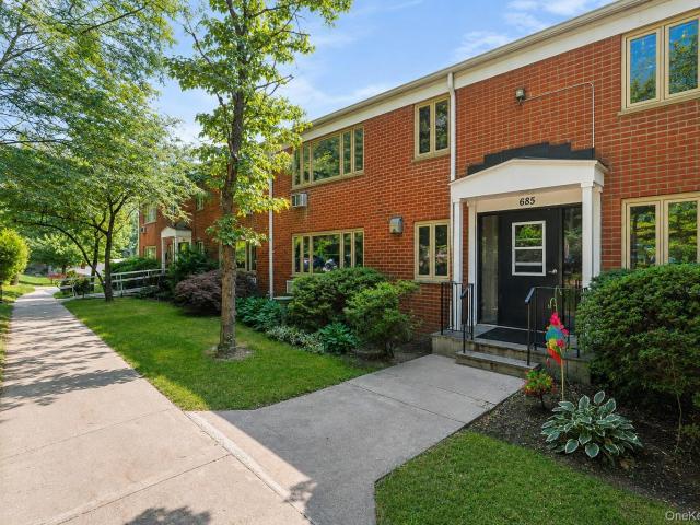 685 Hillside D