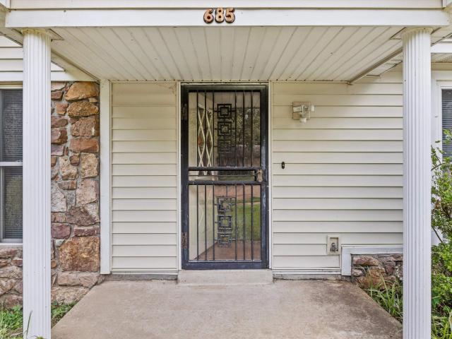 685 mcwhirter ave
