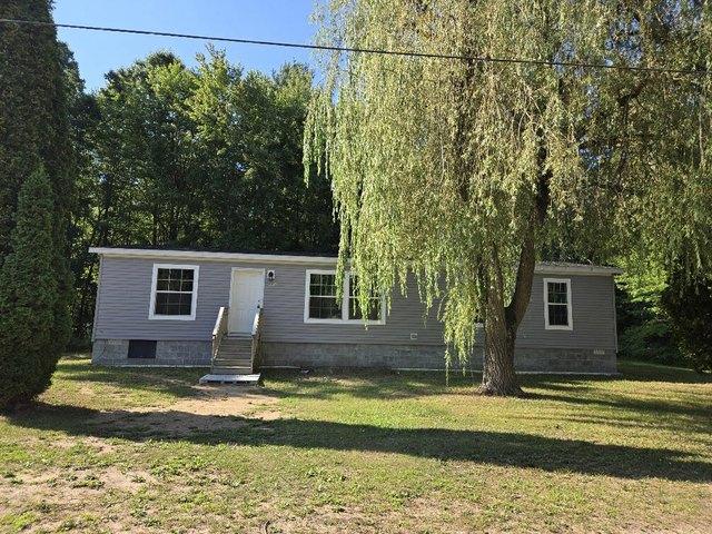 685 S Bingham Ave, White Cloud, MI 49349