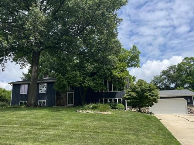685 Slalom Ln, Valparaiso, IN 46383