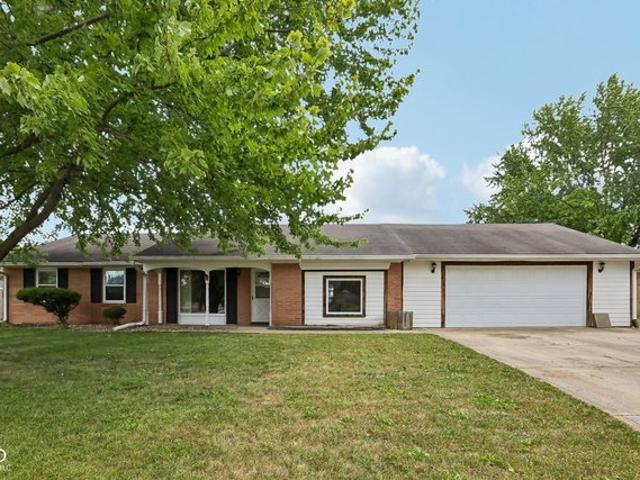 685 Sunset Blvd, Greenwood, IN 46142