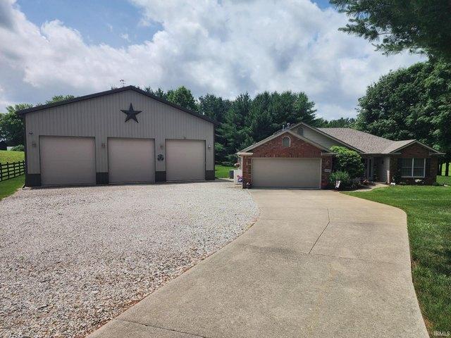 685 Richard Ave, Burlington, IN 46915