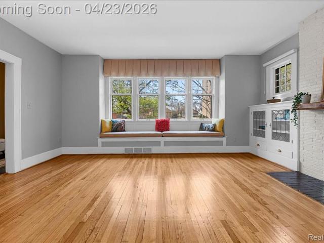 685 W Bethune Street