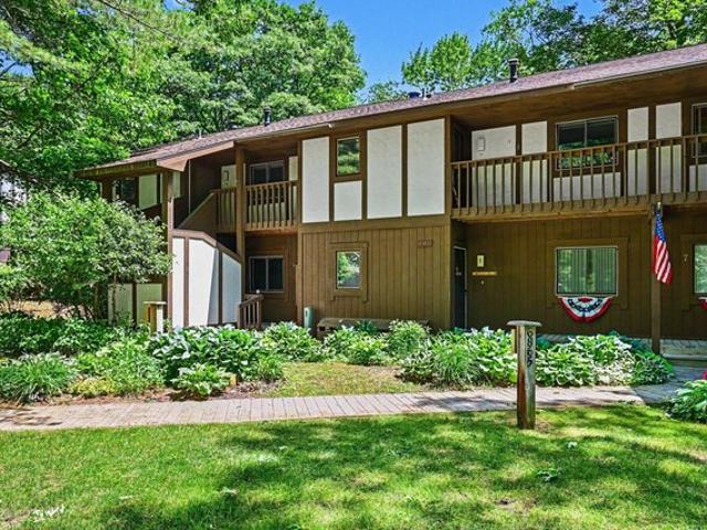 6865 Pinebrook Dr Unit 12, Bellaire, MI 49615