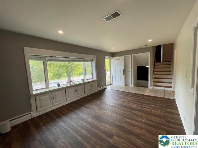 6869 Spring Creek