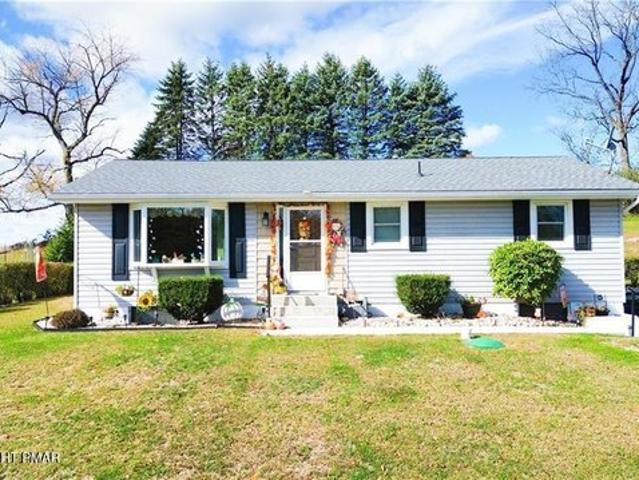 6860 Mill Creek Rd, Slatington, PA 18080