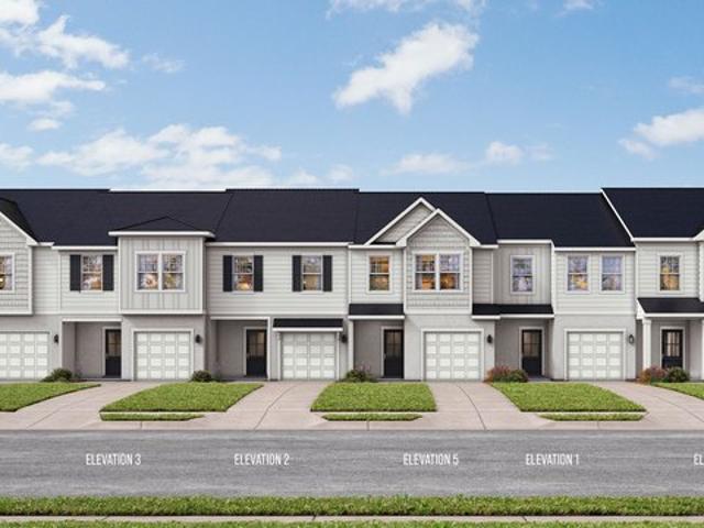 6860 Holcombe Down Dr, Villages of Pasadena Hills, FL 33541