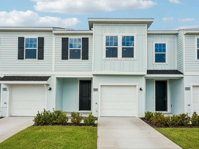 6860 Holcombe Down Dr, Zephyrhills, FL 33541