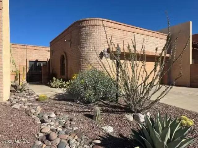 6861 E VIA VIGNA, TUCSON, AZ 85750