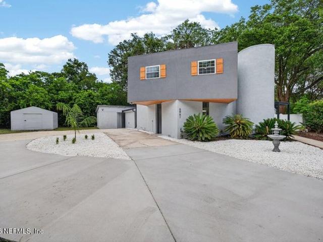 6861 Tamra Ln, Jacksonville, FL 32216