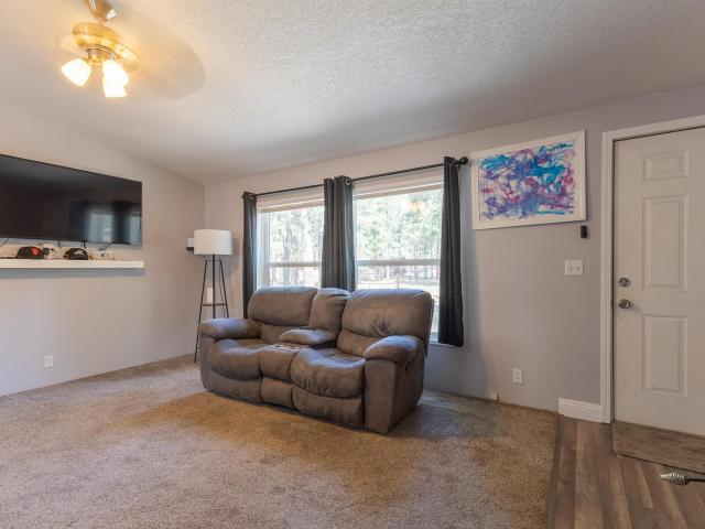 686 830 Hemlock Way
