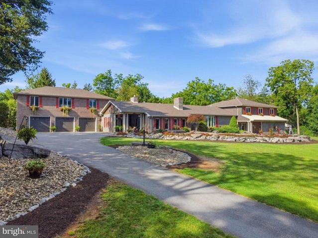 686 Bowman Rd, Chambersburg, PA 17202