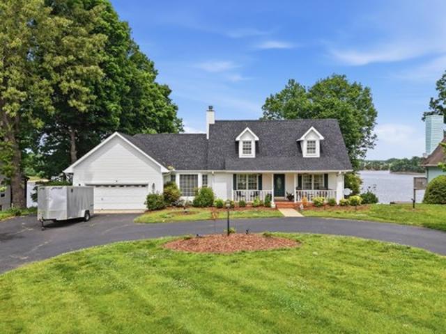 686 Bluff Dr, Winchester, TN 37398