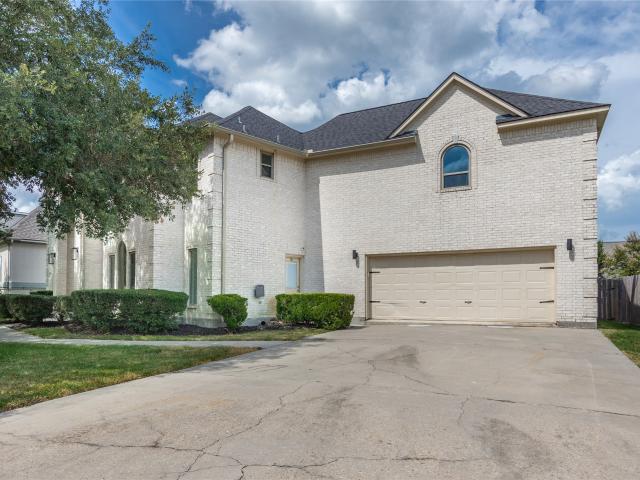 686 Edgewood Drive