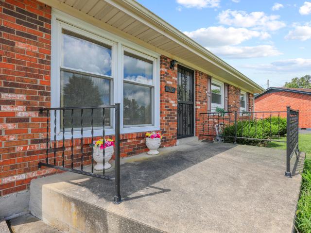 686 Harr Circle