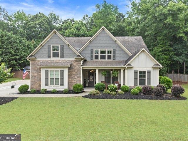 686 Lake Crest Dr, Jefferson, GA 30549