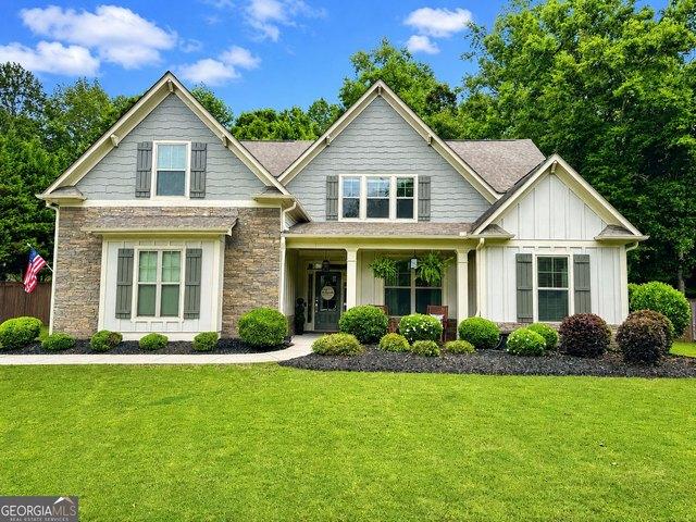 686 Lake Crest Dr, Jefferson, GA 30549