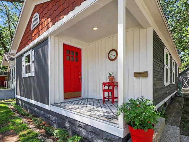686 Marquette Avenue