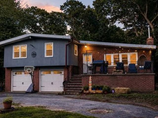 686 Squaw Rock Rd, Plainfield, CT 06354