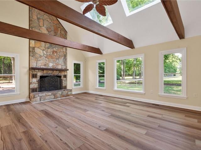686 Princess Anne RD