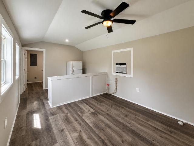 686 W 4th Street