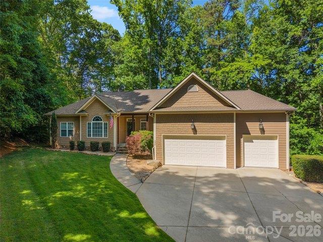 686 White Oaks Rd, Mooresville, NC 28115