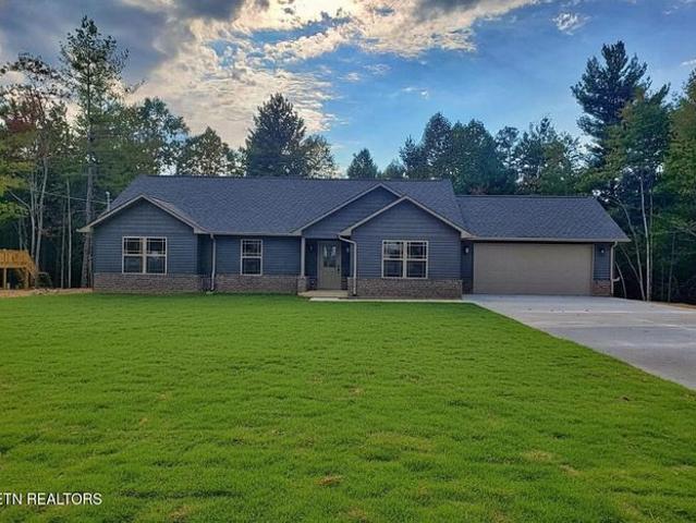 686 Taylon Ln, Oneida, TN 37841