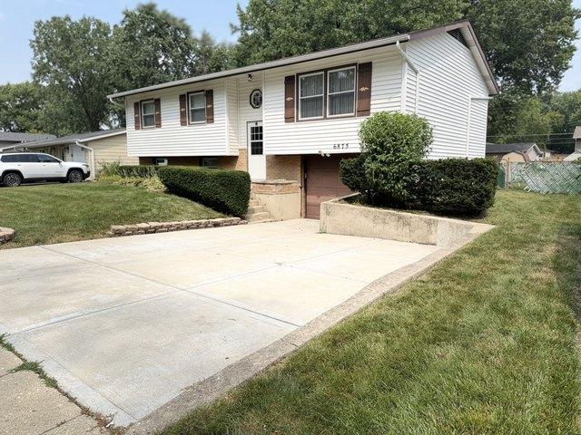 6875 Glenwood Ln, Hanover Park, IL 60133