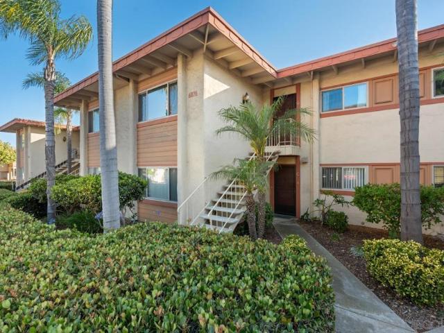 6876 Hyde Park G