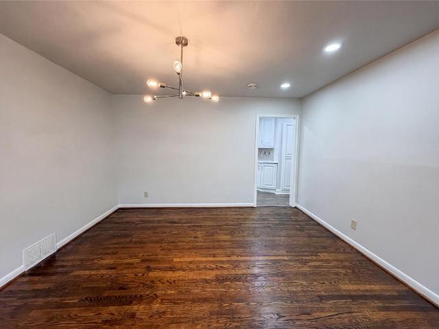 6878 Burwood Lane