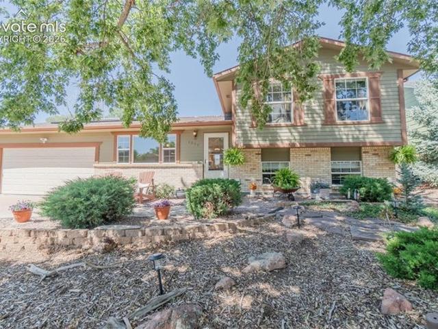 6870 Riverwood Ln, Colorado Springs, CO 80918