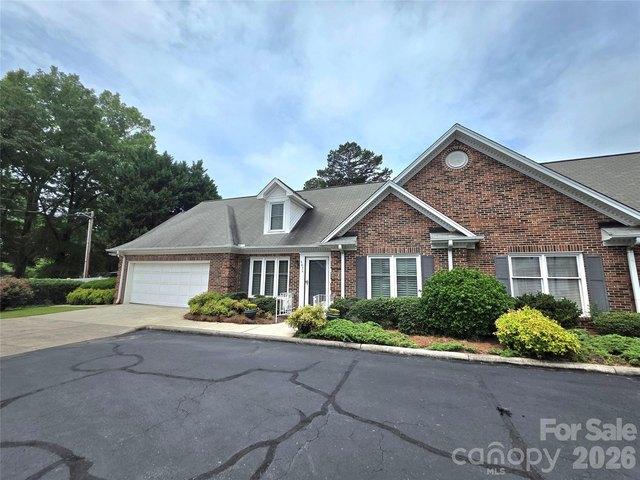 687 Carlton Dr, Gastonia, NC 28054