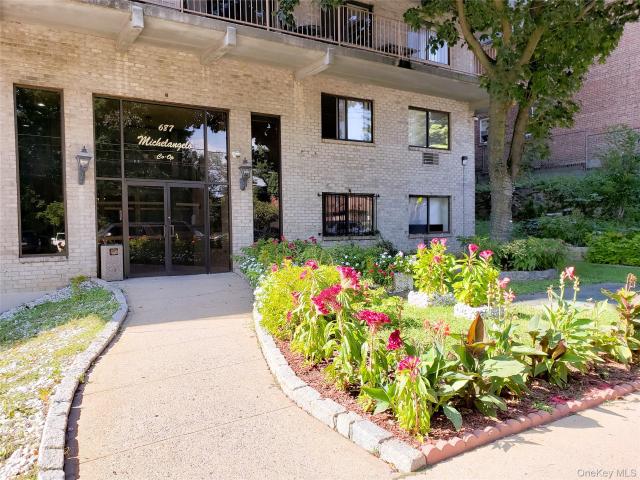 687 Bronx River Road 1J
