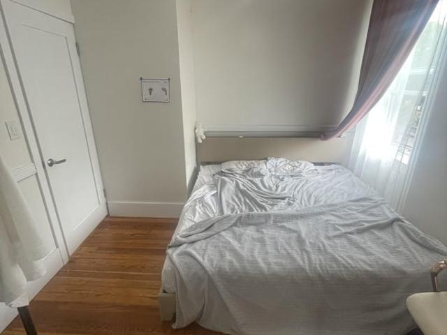 #687 One room in Astoria! 24th St/24th Ave