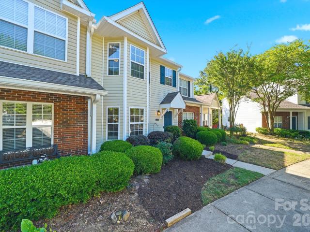 687 Rock Lake Glen