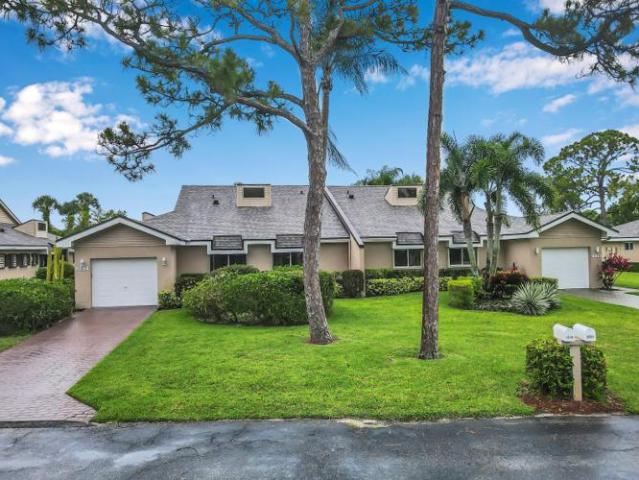 6884 Fountains Cir, Lake Worth, FL 33467