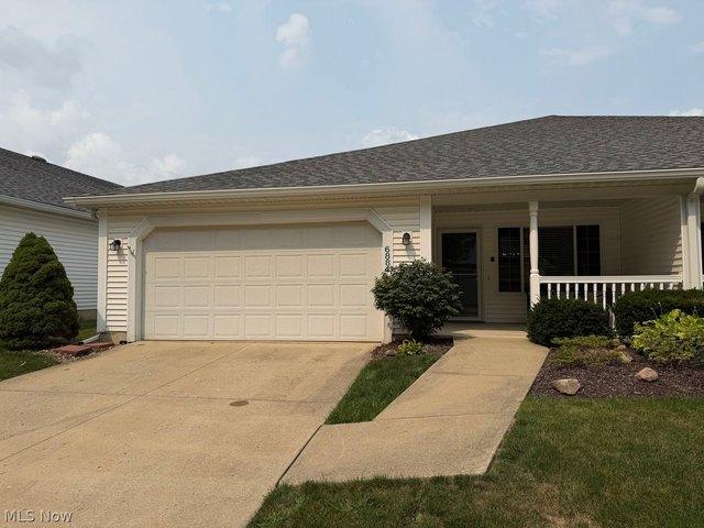 6884 Savannah Dr, North Ridgeville, OH 44039