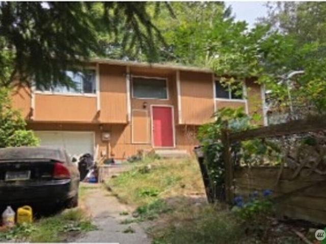 6885 E Cascade Dr, Port Orchard, WA 98366
