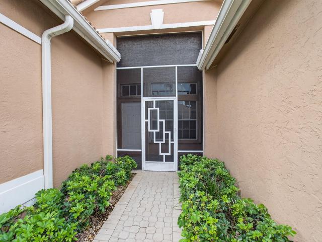 6886 Swansea Ln, Boynton Beach, FL 33472 | MLS #R11130