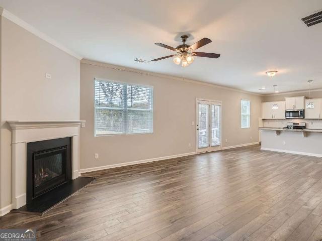 6886 Scarlet Oak Way
