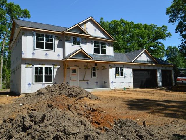 68889 6th St, Edwardsburg, MI 49112