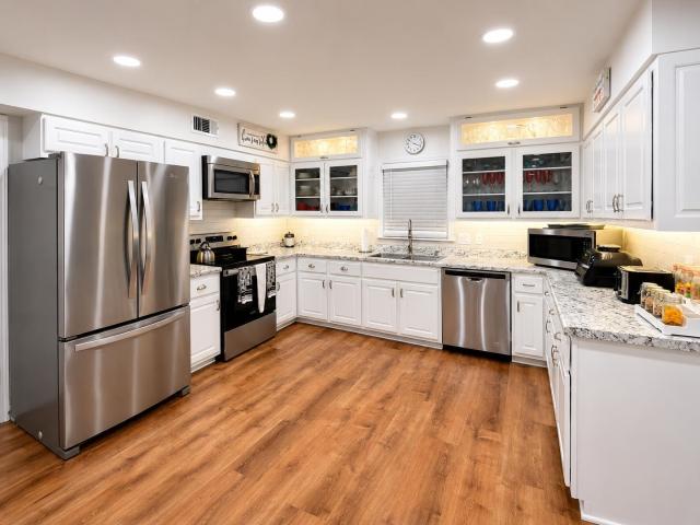 6888 kingham cv