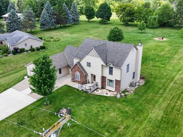 6888 Slawski Dr, Handy Township, MI 48836