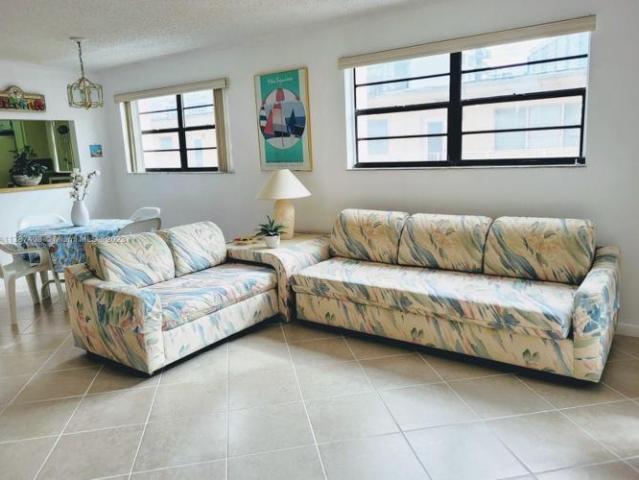 6880 Abbott Ave #201, Miami Beach, FL 33141