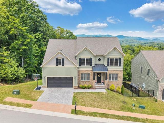 6880 Linn Cove Ct, Roanoke, VA 24018