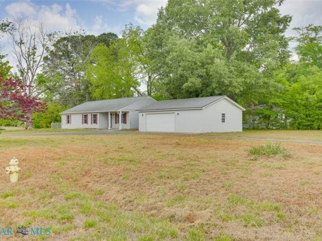 6881 Michael Ln, Gloucester, VA 23072