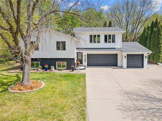 6881 Redwing Ln, Chanhassen, MN 55317