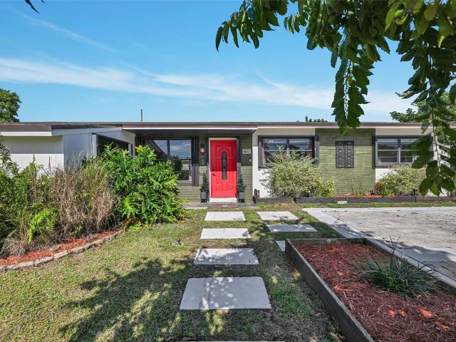6881 SW 2nd St, Pembroke Pines, FL 33023 | MLS #F10546