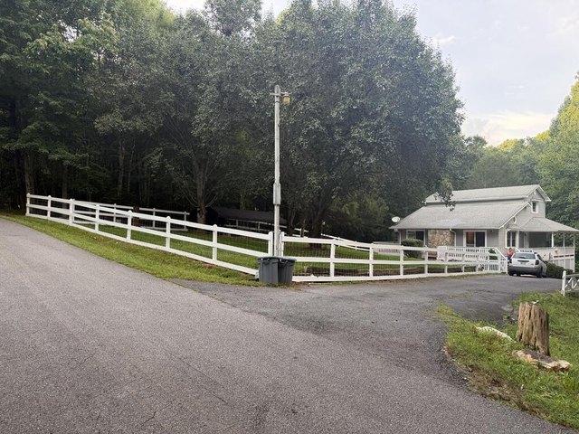 6881 Wood Lake Cir, Young Harris, GA 30582